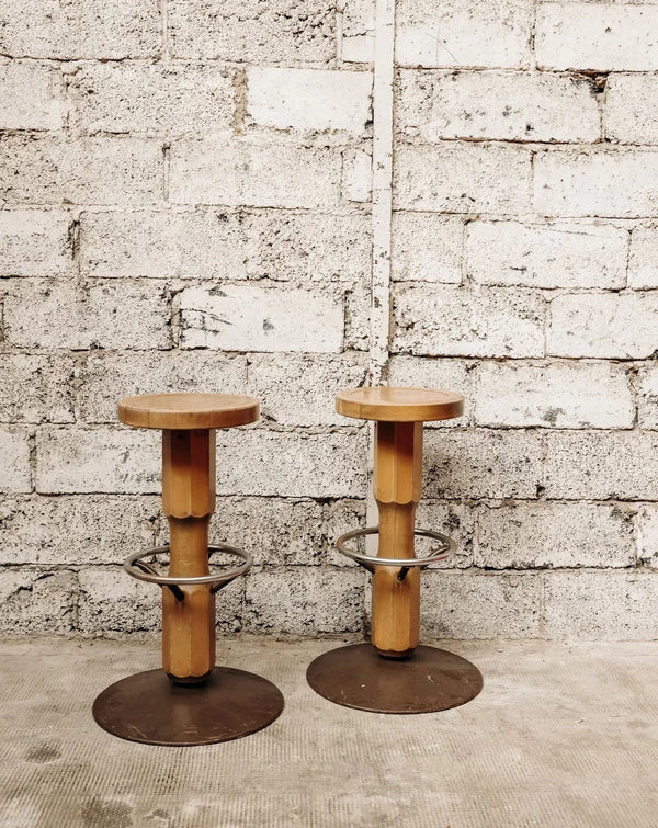 Gaston, the wooden bar stool No. 2 – Debongout