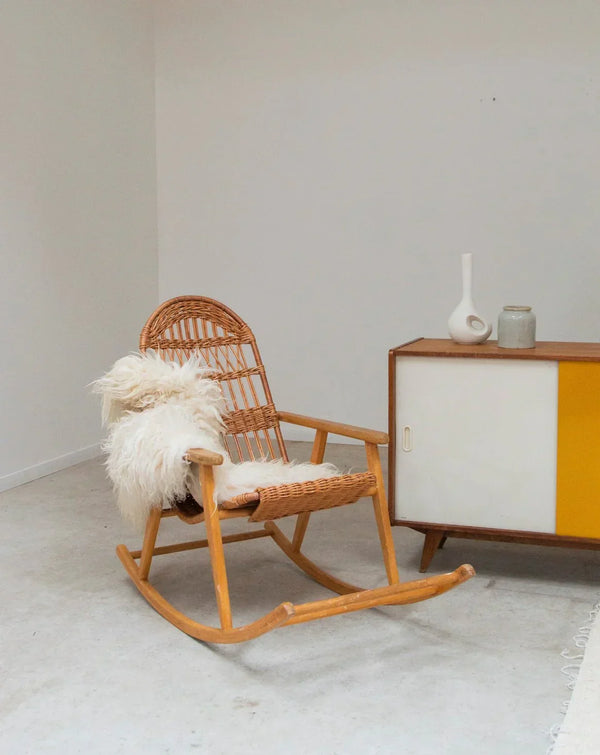 Alibert, le rocking-chair Uluv en bois clair N°56 – Debongout