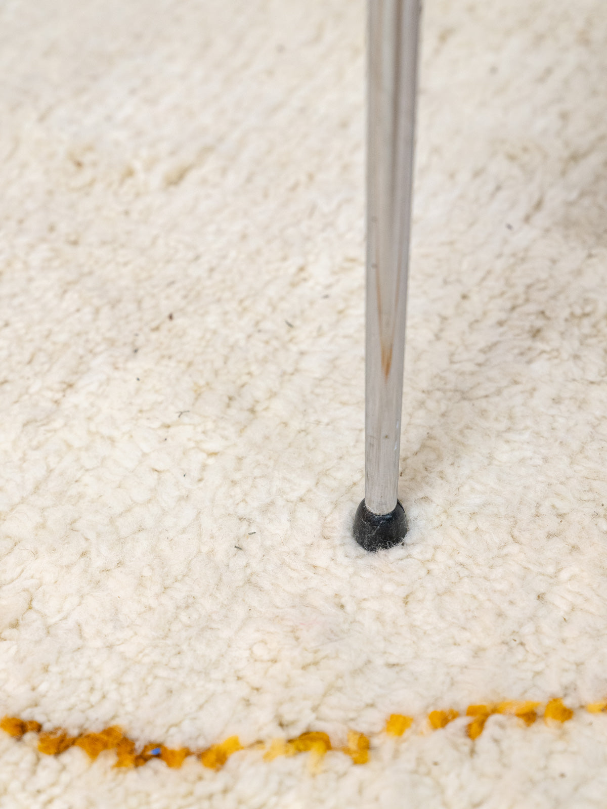 Alma, la paire de chaises en scoubidou N°1171 – Debongout