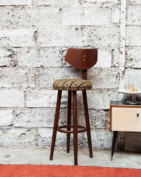 Gaston, the floral bar stool No. 102 – Debongout
